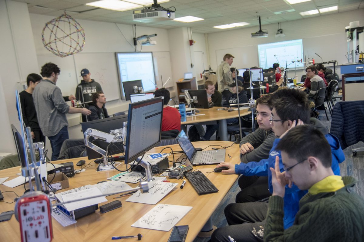 Professor tests innovative approach to teaching Introductory Physics ...