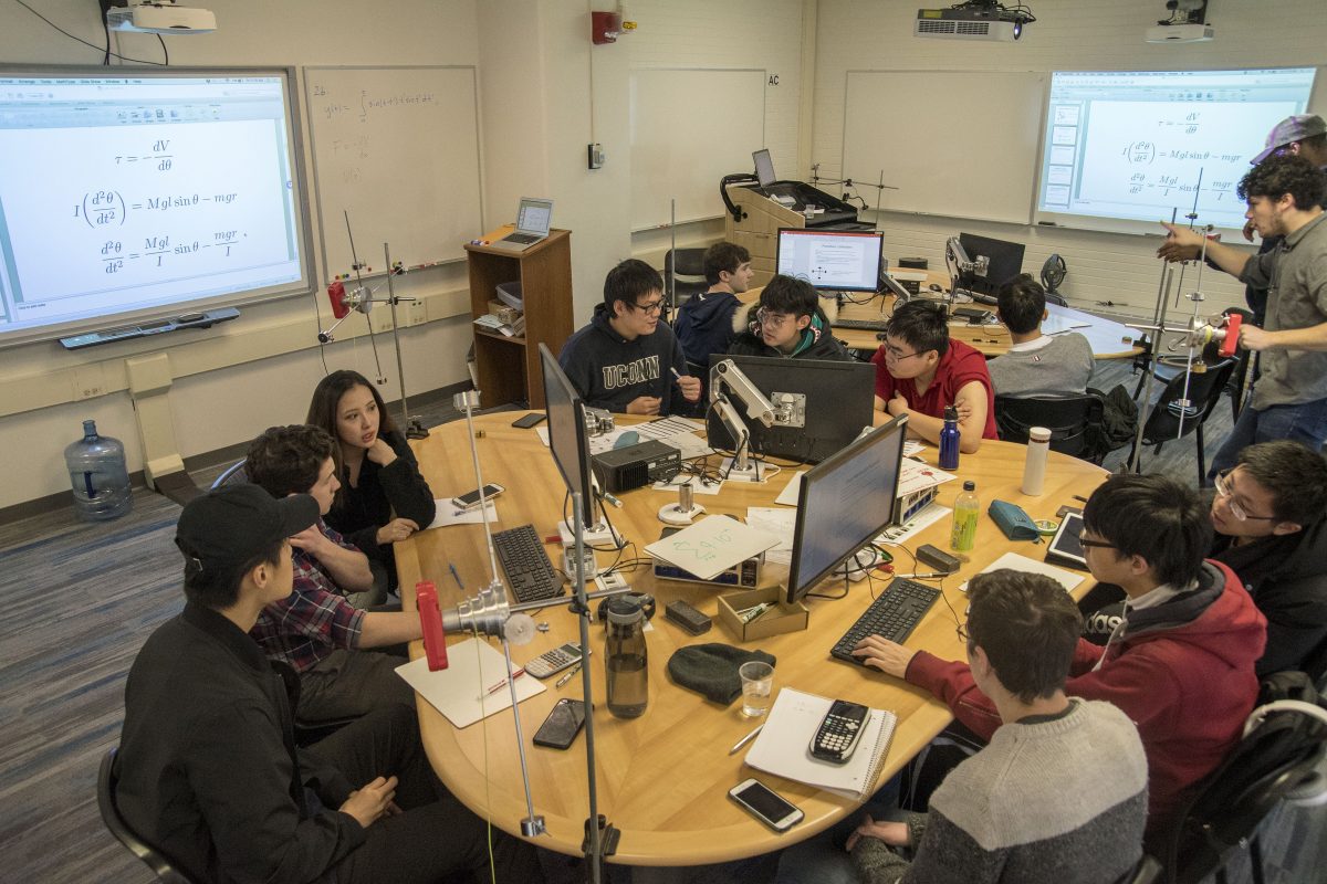 Hands-on teaching of introductory physics gains momentum | Department ...